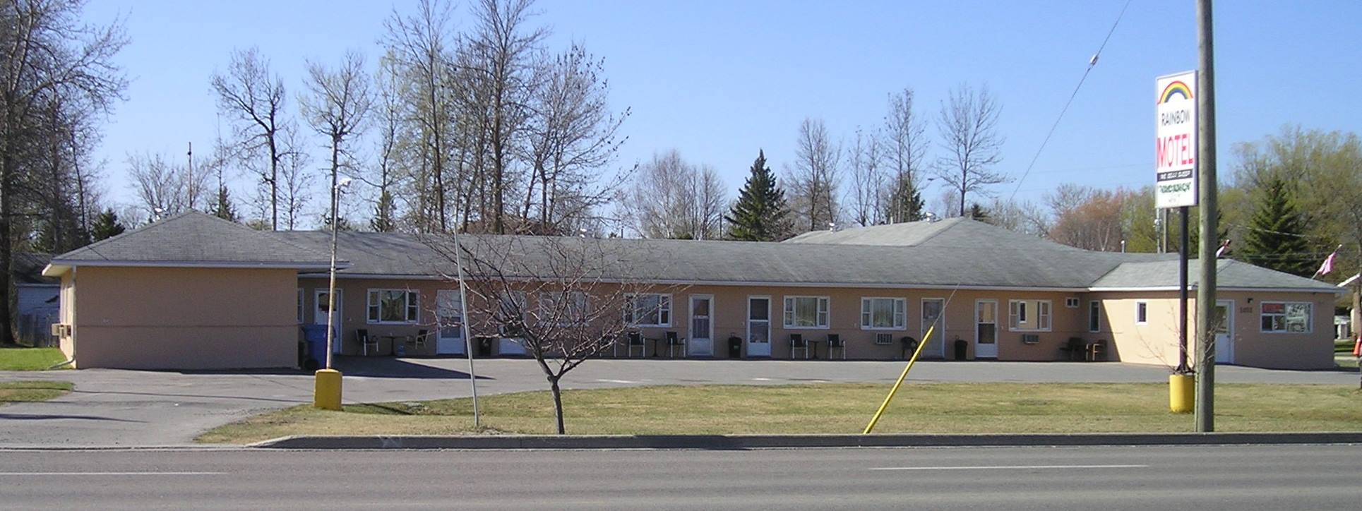 The Rainbow Motel | Sunset Country, Ontario, Canada